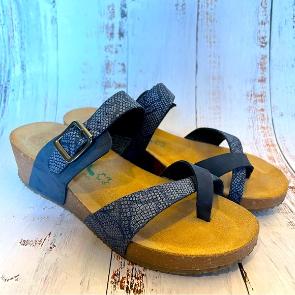 Bionatura | Shoes | Bionatura Toe Thongs Organic Metallic Leather Wedge ...